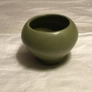 McCoy Floraline | Art | Vintage Green Mccoy Pottery Floraline Planter ...